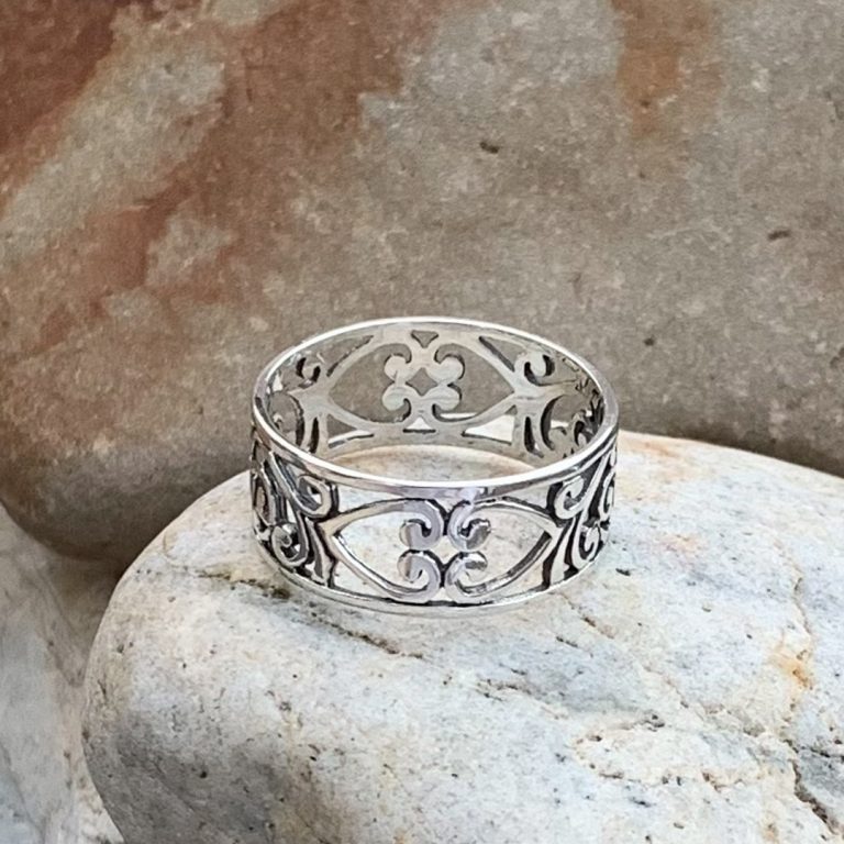 Hearts & Flowers Filigree Ring - GLE-Good Living Essentials