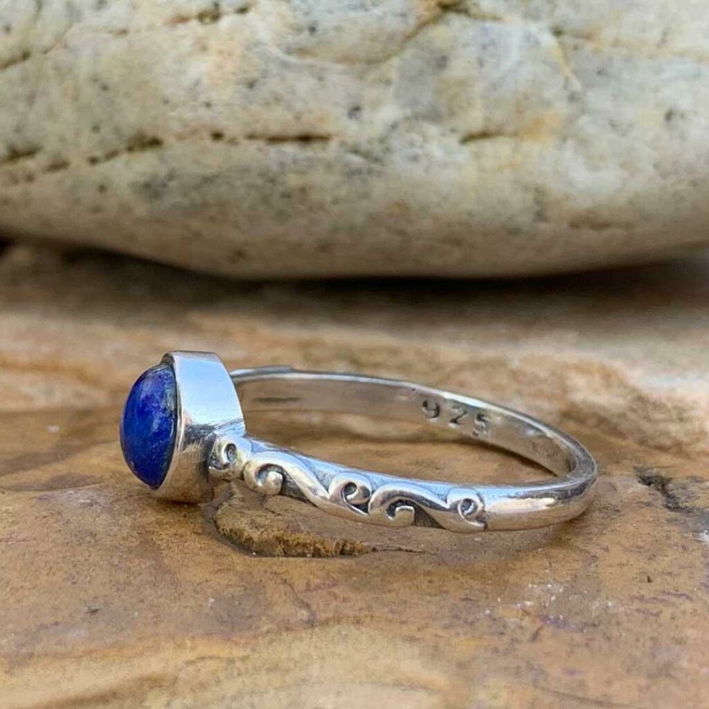 Dainty Round Lapis Ring - GLE-Good Living Essentials